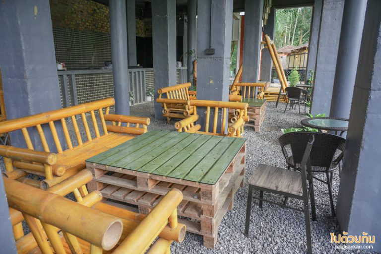 สูดอากาศบริสุทธิ์ มองวิวเขา Bridge hill café เขาสก | ไปด้วยกัน เว็บไซต์ ...