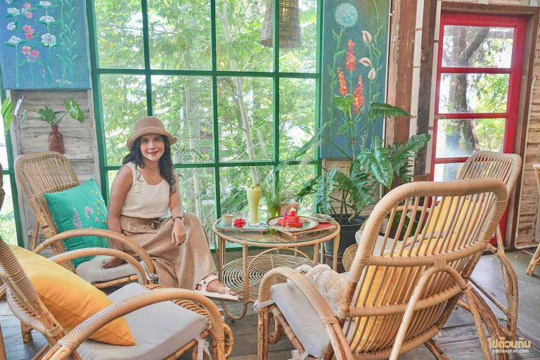Chaba Chabai Cafe คาเฟ่บ้านไม้อบอุ่น ย่านลำลูกกา